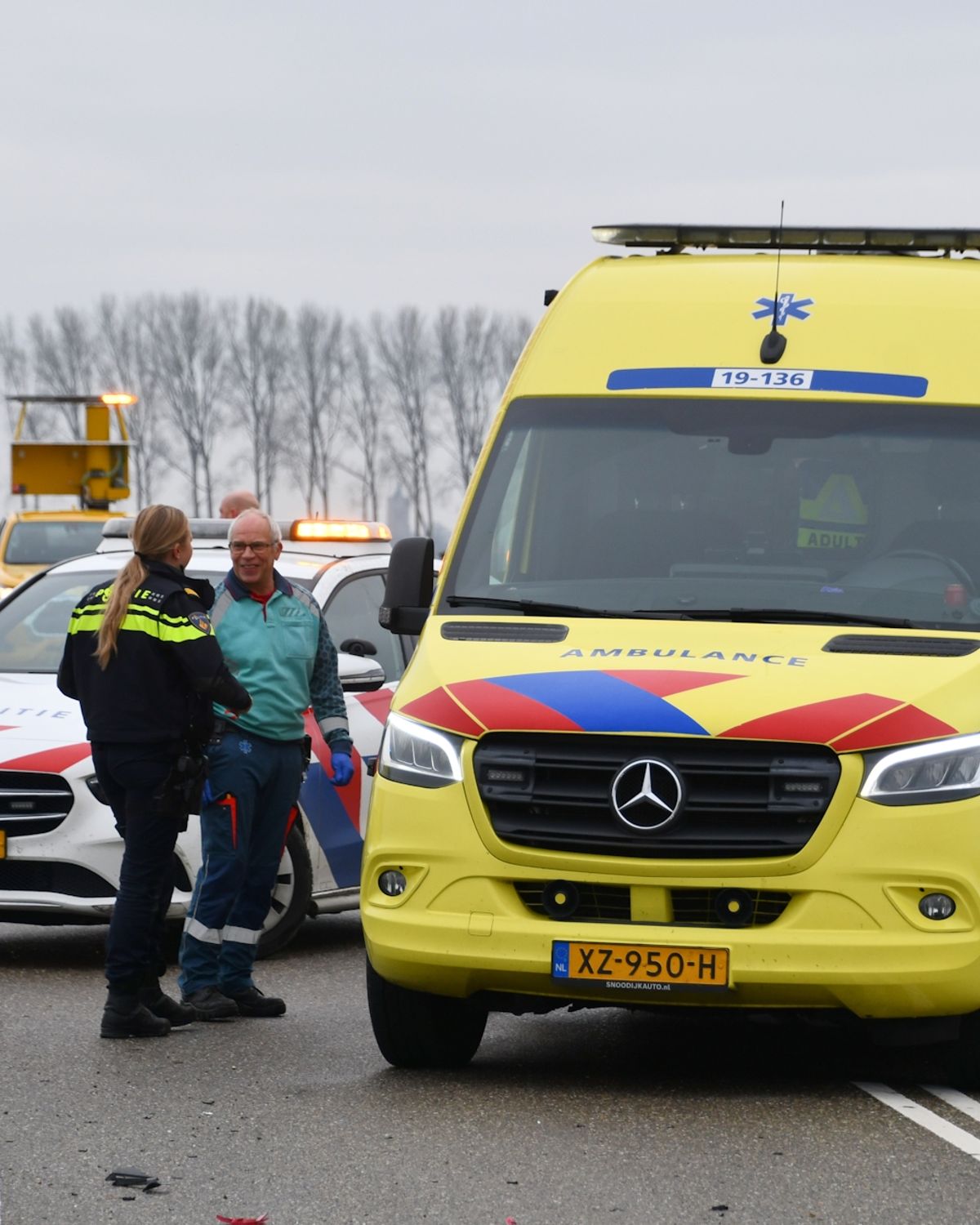 Botsing tussen auto en motor, slachtoffer in traumahelikopter naar ziekenhuis - Omroep Zeeland