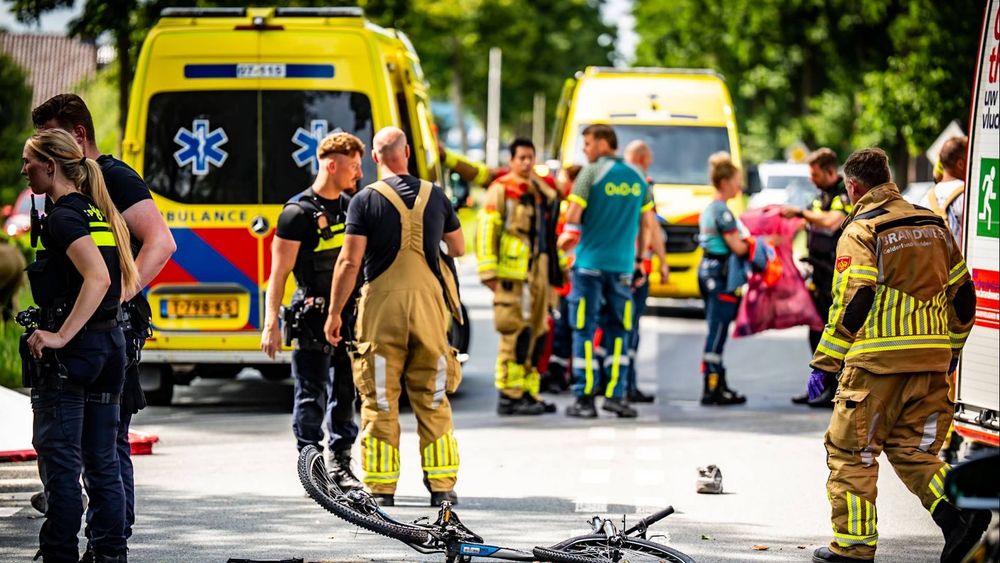 Minderjarige fietser overleden na ongeval met vrachtwagen - Omroep ...