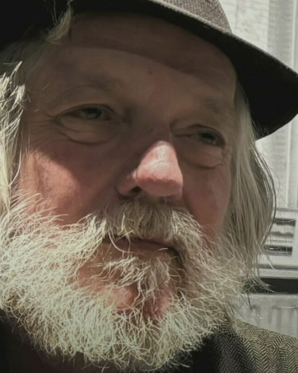 Leeuwarder stadstekenaar Eddy Sikma (67) overleden - Omrop Fryslân