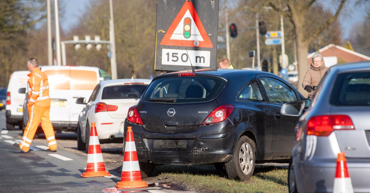 Ongeluk met 5 voertuigen bij berucht kruispunt Bos bij Raalte - Oost