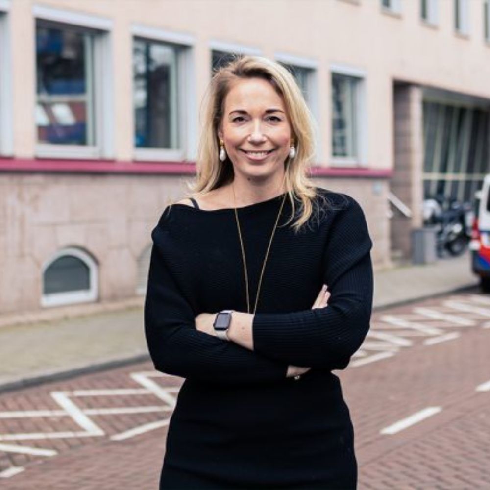 Na botsingen met PVV van Wilders stapt Ingrid Coenradie over naar JA21 - Rijnmond