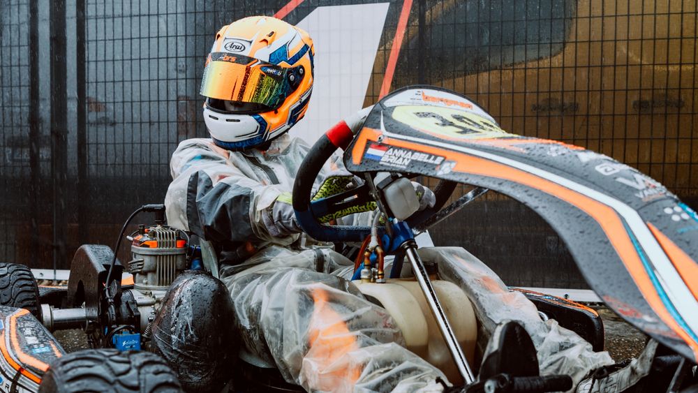 Tiener Annabelle Brian wint Nederlands-Belgisch kampioenschap karten ...