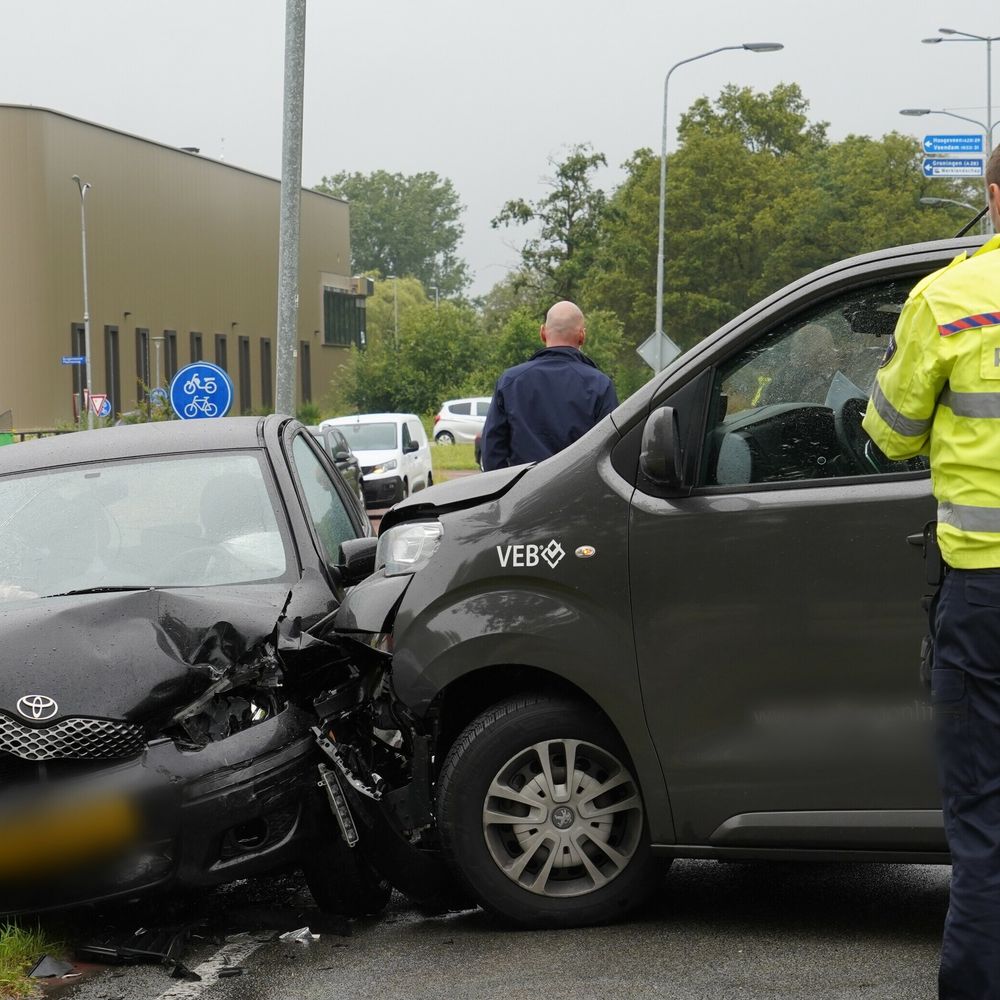 Gewonde bij ongeluk met meerdere voertuigen op Graswijk Assen - RTV Drenthe