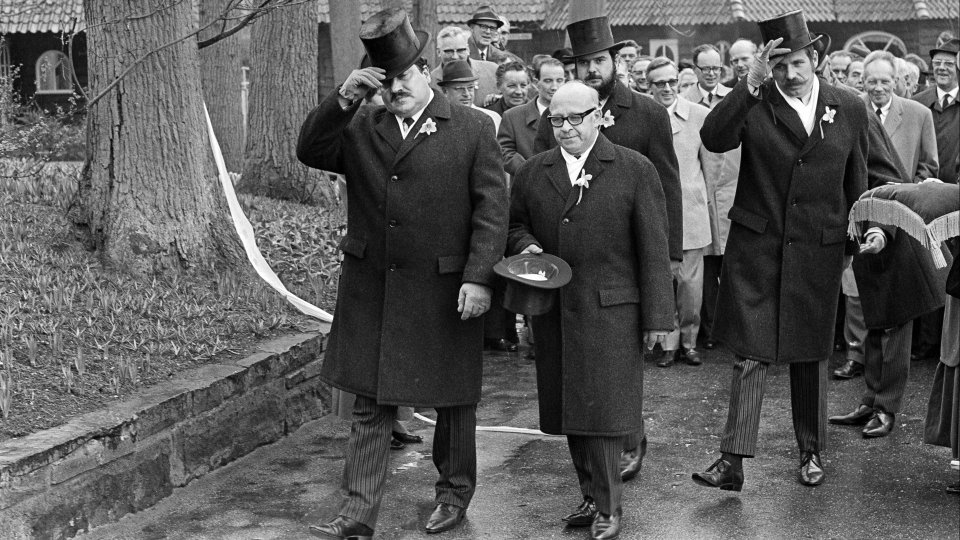 Oproep massaal opgevolgd: talloze souvenirs van Keukenhof aangeleverd ...