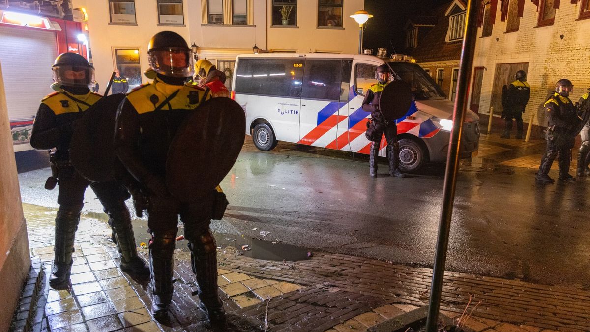 ME ingezet bij ongeregeldheden in Marrum en Tzummarum | Elsloo heeft ...