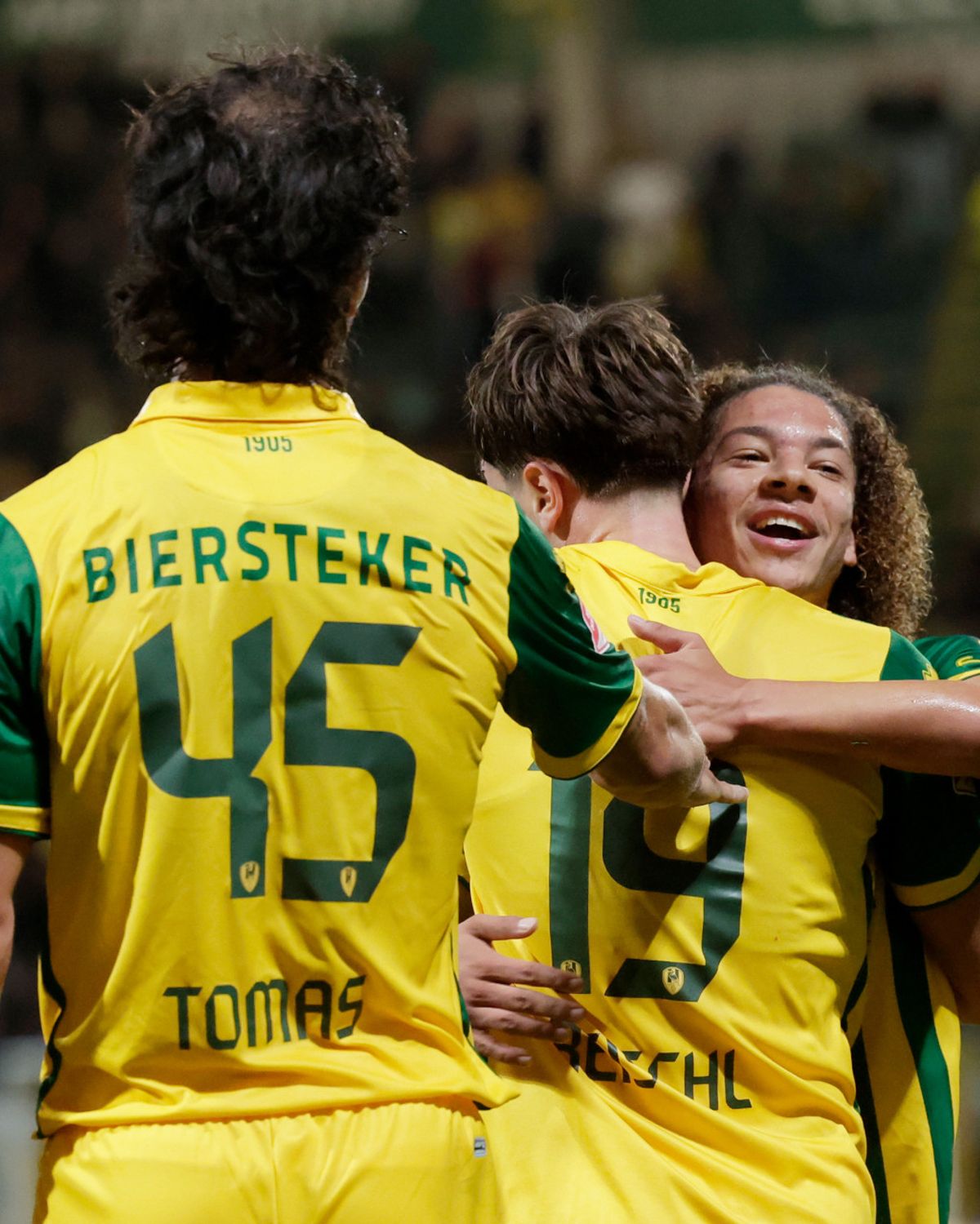 ADO Den Haag swingt en boekt overtuigende zege op TOP Oss - Omroep West
