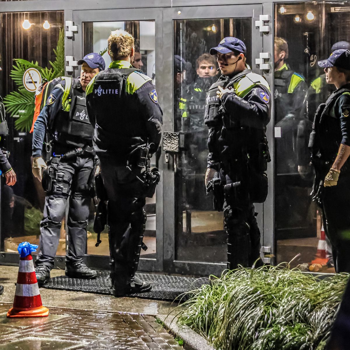 Dode bij schietpartij na besloten feest, dader nog voortvluchtig - Rijnmond