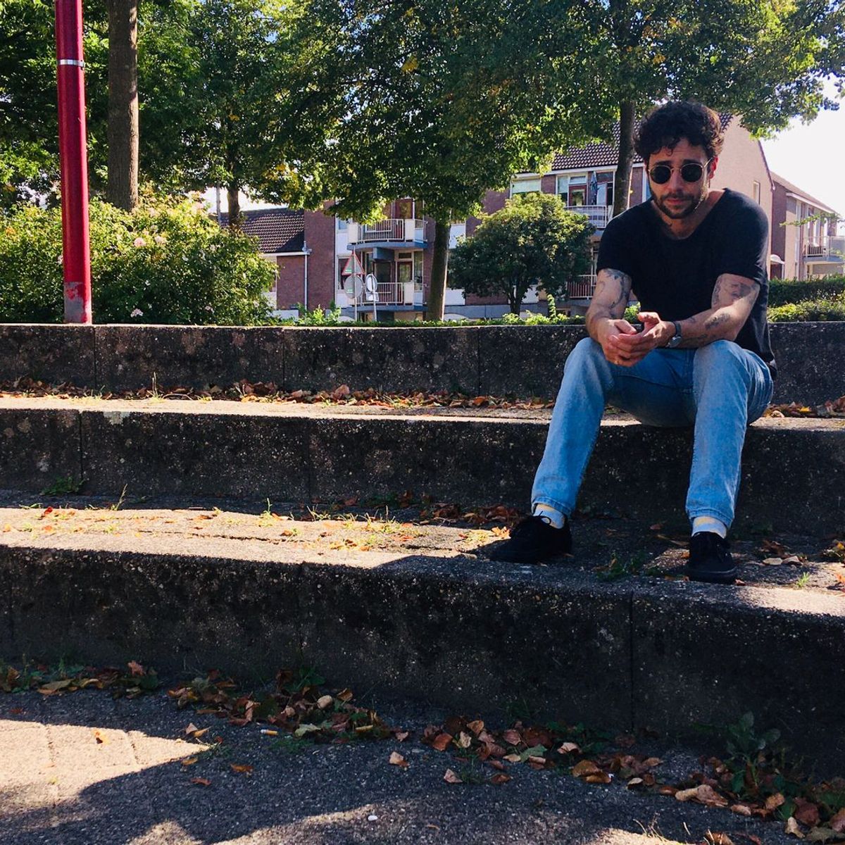 Nieuwegeinse rapper Freez praat met jeugd: 'Vroeger hing ik ook bij ...