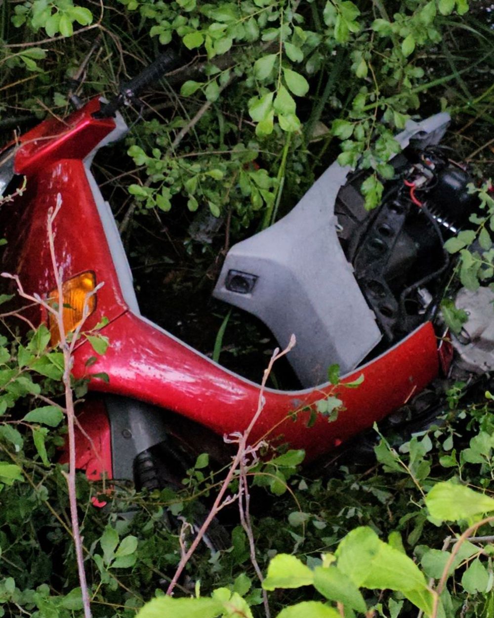 17-jarige scooterrijder vlucht met nat pak maar komt niet ver - Omroep ...