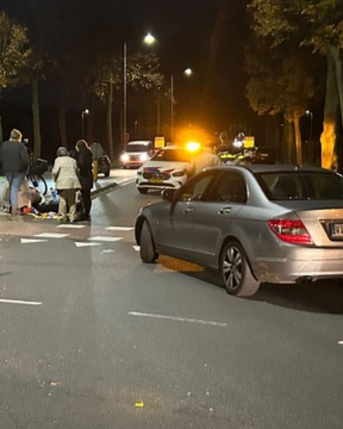 Kind aangereden op rotonde in Velden - L1 Nieuws