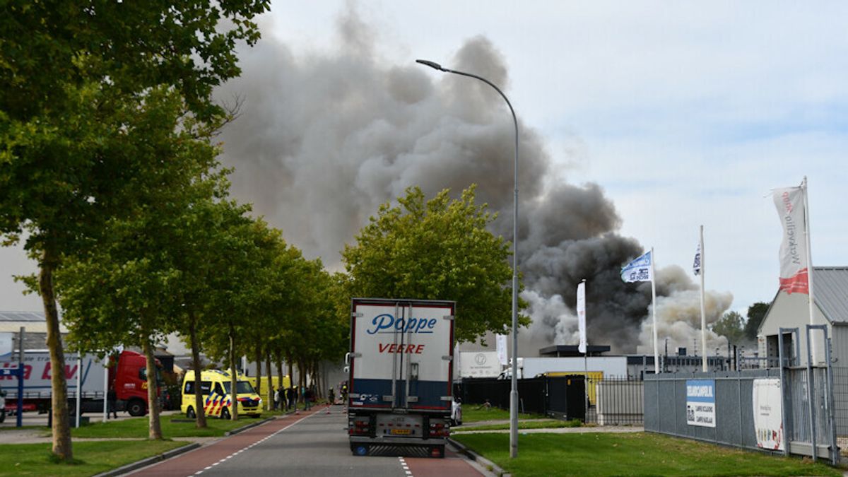 Grote brand bij Bliek Meesterbakkers in Middelburg heeft ‘gigantische impact’ - Oozo.nl