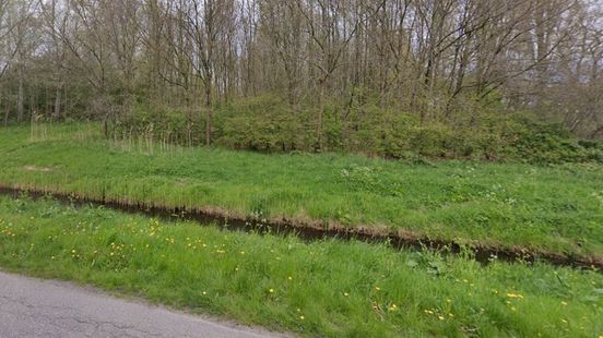 Lichaam gevonden in Utrechtse sloot, politie onderzoekt doodsoorzaak en ... Lichaam gevonden in Utrechtse sloot, politie onderzoekt doodsoorzaak en ...