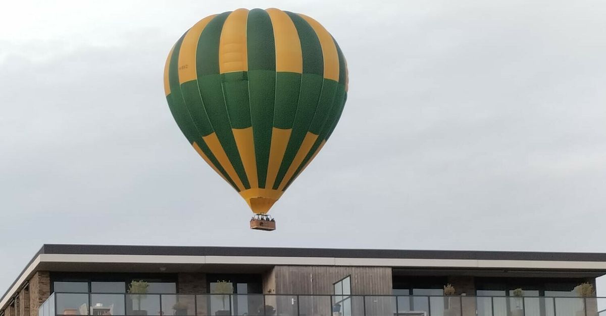 Luchtballon vliegt laag over Zierikzee: 'Ik dacht dat het een ballon ...