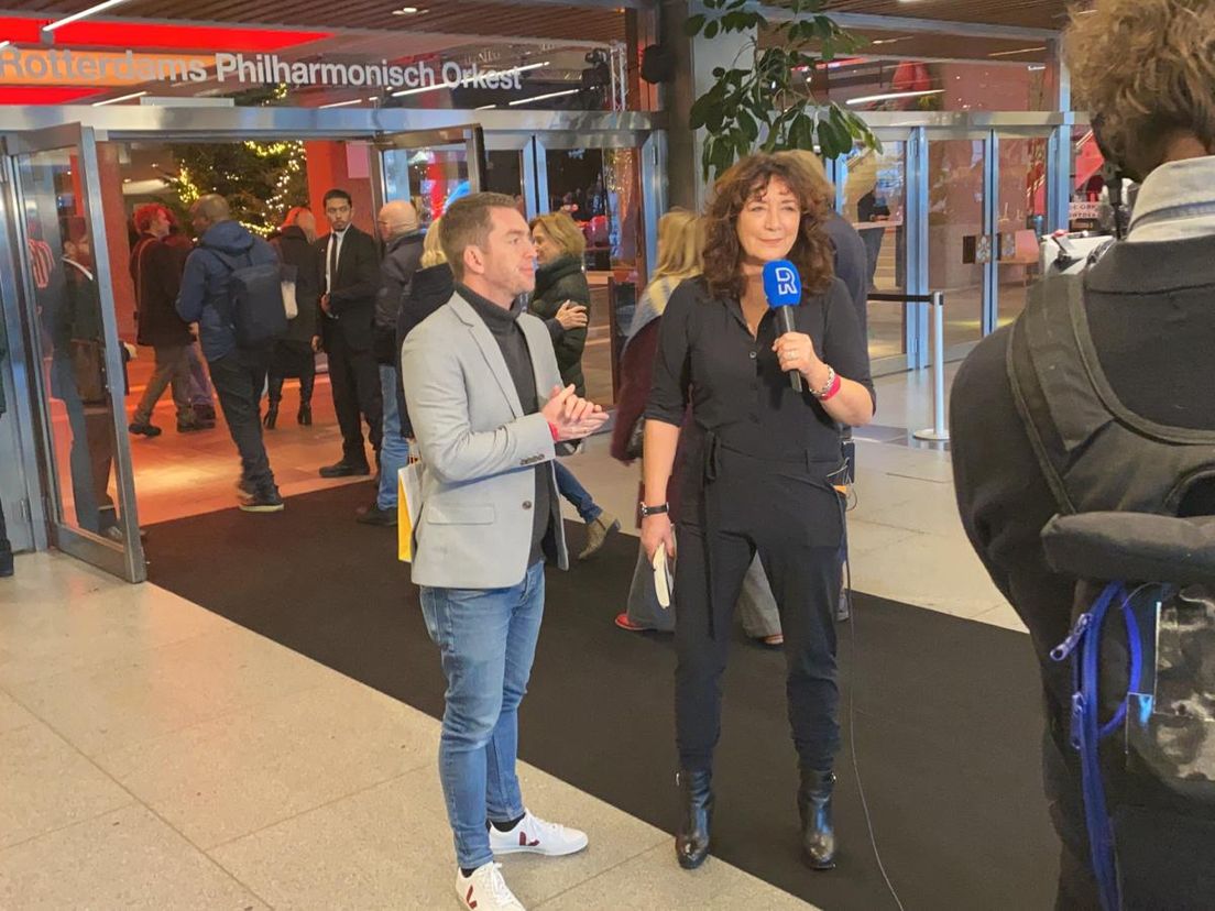 Honderden nemen afscheid van Jules Deelder - Rijnmond