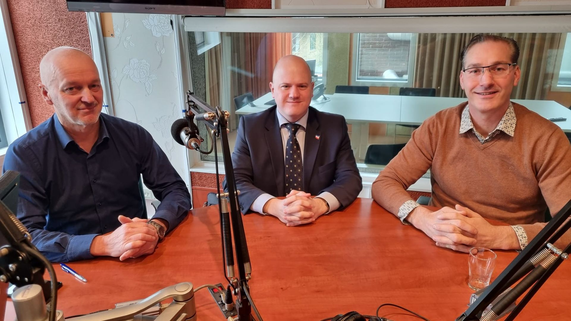 Lijsttrekkers PVV, FVD en BVNL discussiëren in de Zeeuwse Kamer in ...