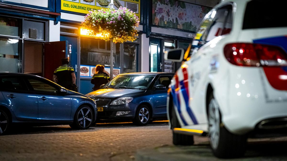 Zeven aanhoudingen en twee gewonden na schietpartij in café - Rijnmond