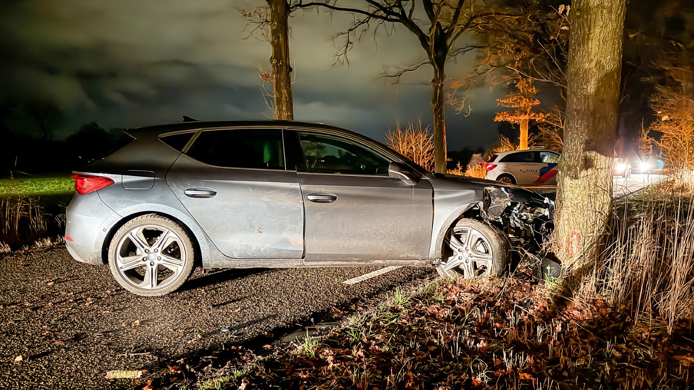 112-nieuws 6 december: Auto met lachgastanks tegen boom | Brand in De ...