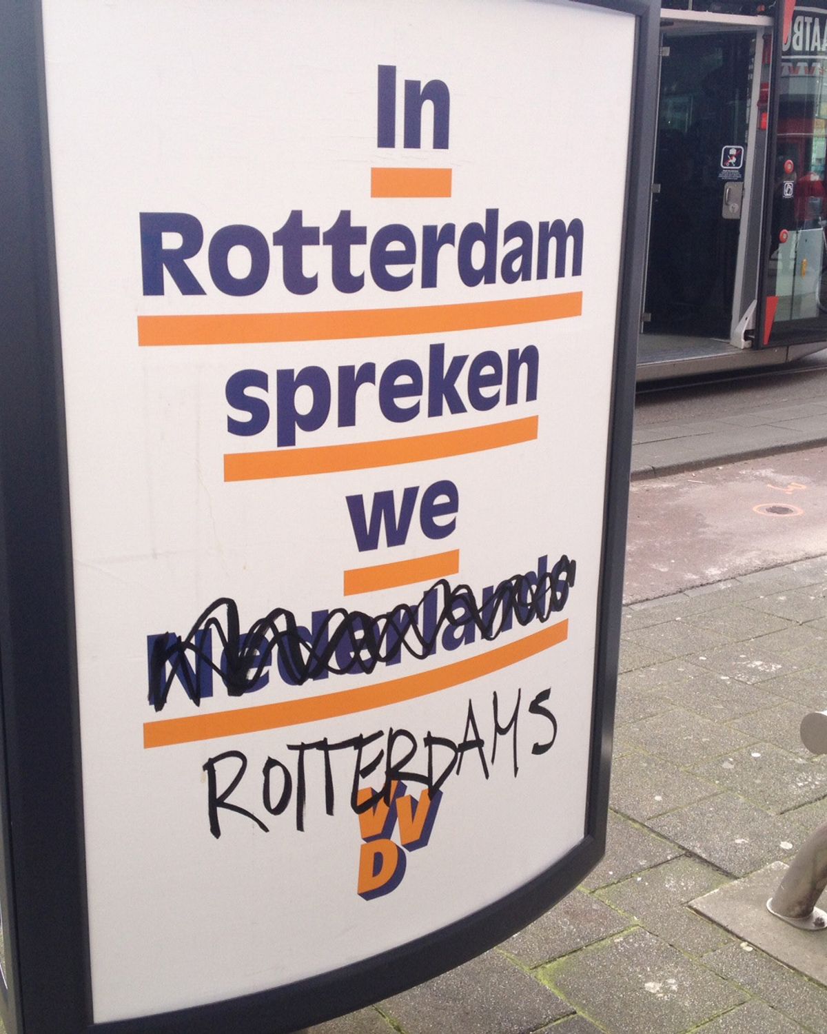 "In Rotterdam spreken we ...... Rotterdams" - Rijnmond