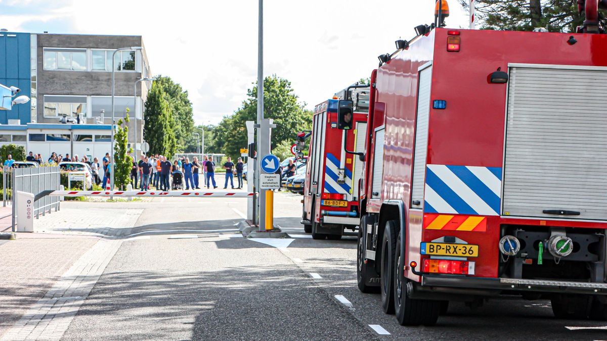 Ontruiming vanwege gaslucht bij Fokker Hoogeveen - RTV Drenthe