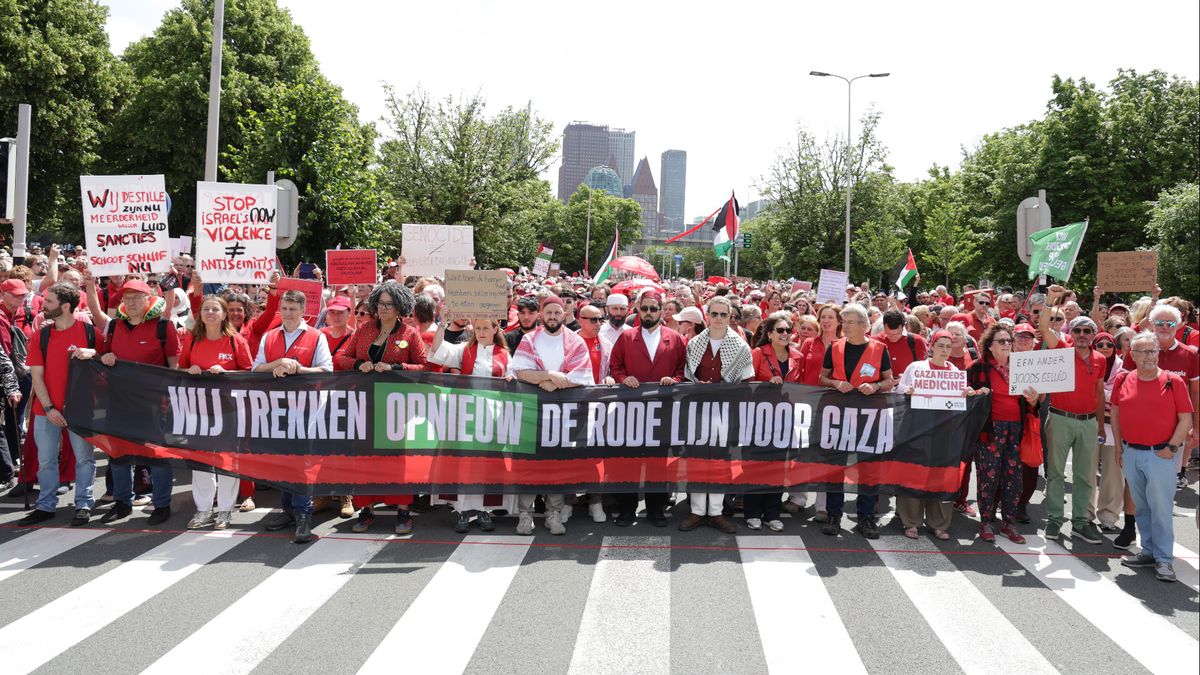 Opnieuw massale opkomst bij Rode Lijn-demonstratie voor Gaza - Den Haag FM