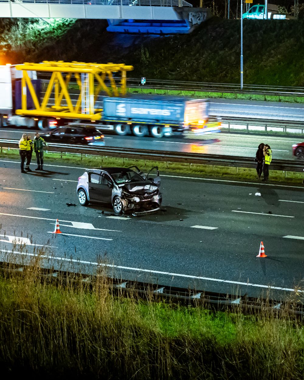 Dode bij ongeluk, snelweg lang dicht geweest - Rijnmond