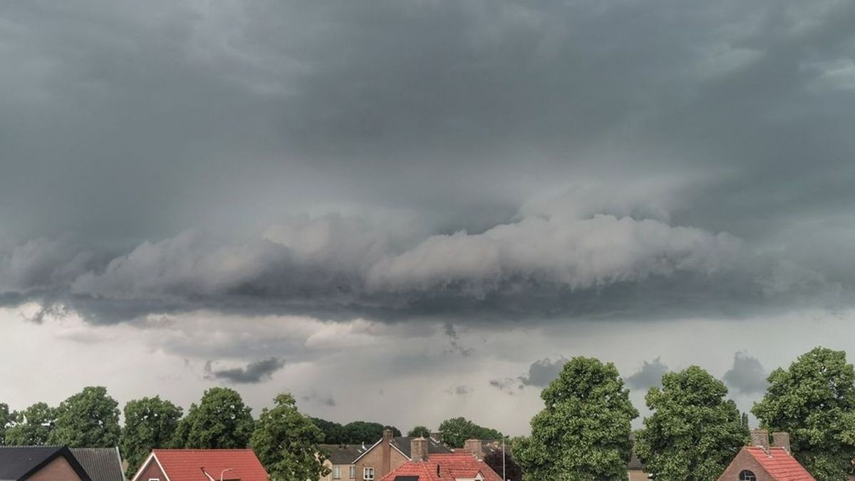Heftige buien leveren bijzondere plaatjes op - Omroep Gelderland