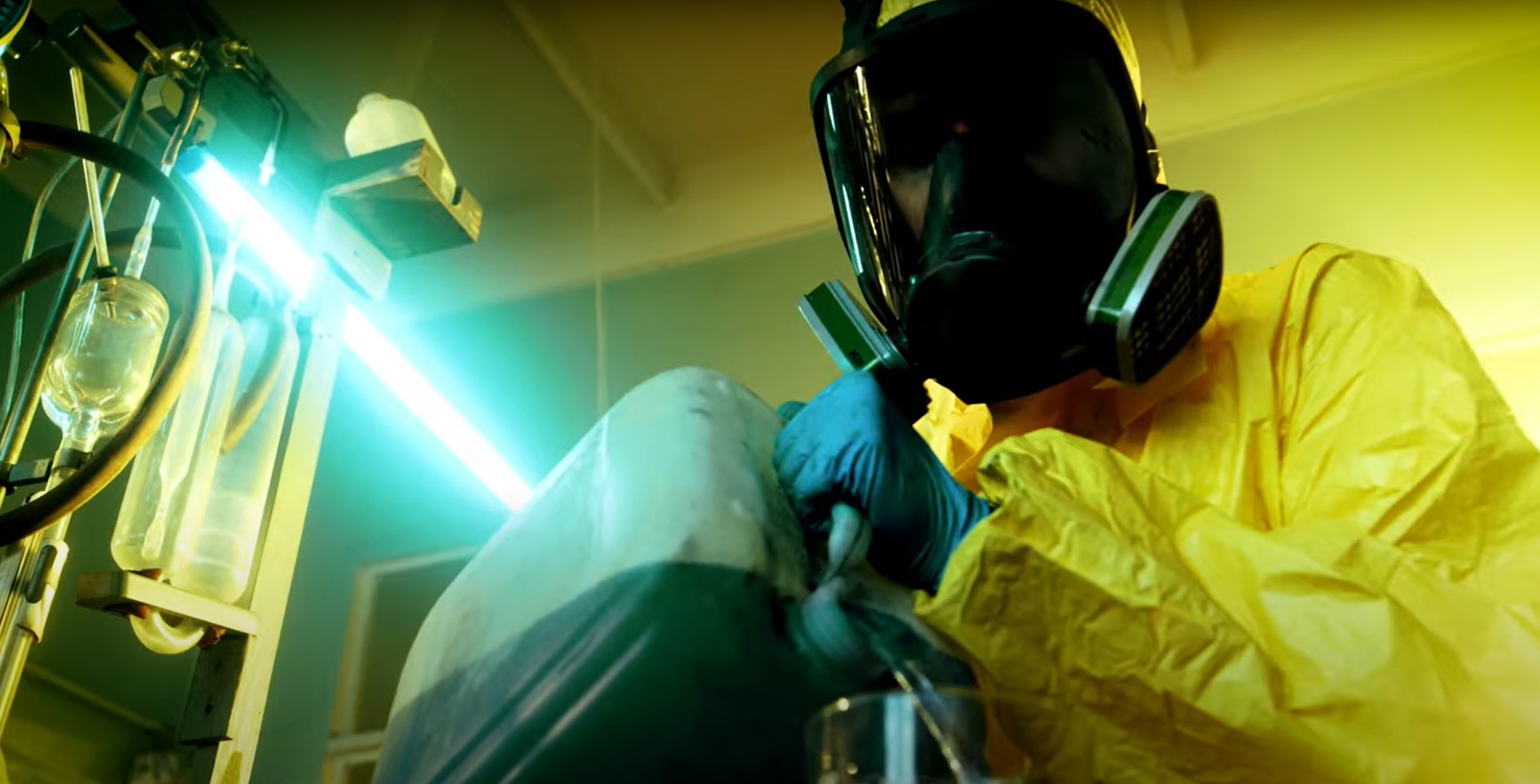 Een drugslab in de schuur, speed in zijn vriezer: 'Meneer heeft wat uit ...