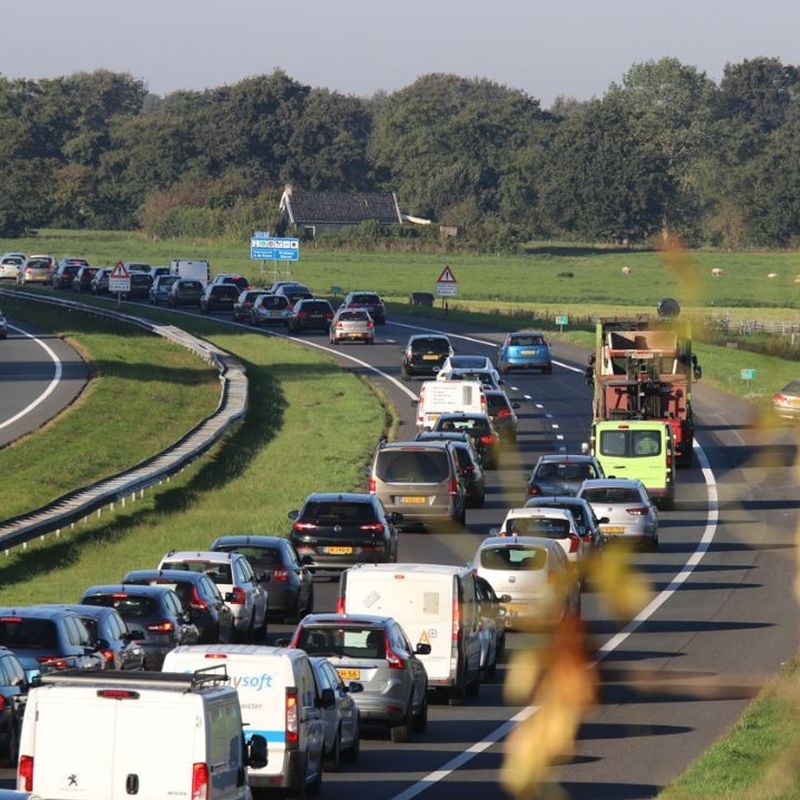 ANWB: Files op N7 bij Groningen-West zijn korter, maar je staat er ...