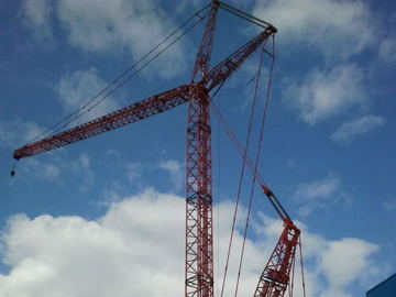 Grootste kraan van Europa ingezet bij bouw stationshal - Rijnmond