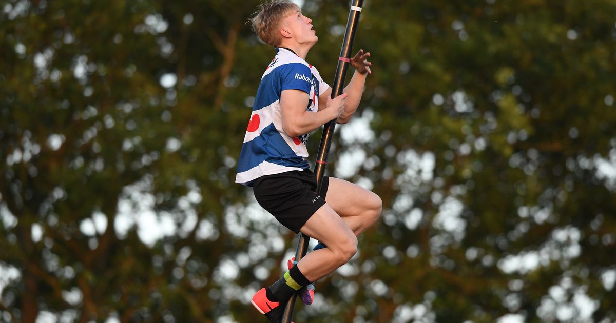 Germ Terpstra wint het fierljeppen in Buitenpost - Omrop Fryslân