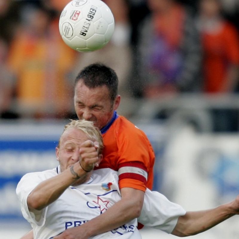 Oud-voetballer Johan Pater (38) ontwaakt uit coma na hartaanval ...