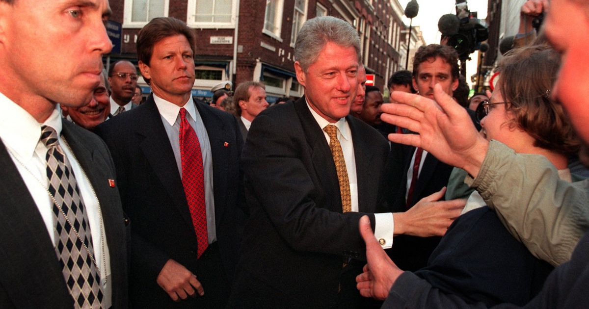 Veel onzinverhalen over bezoek van Bill Clinton aan Delft, ober vertelt ...
