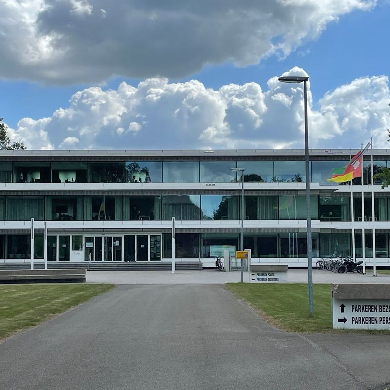 Extra beveiliging gemeentehuis Tynaarlo na dreigement met vuurwapen ...