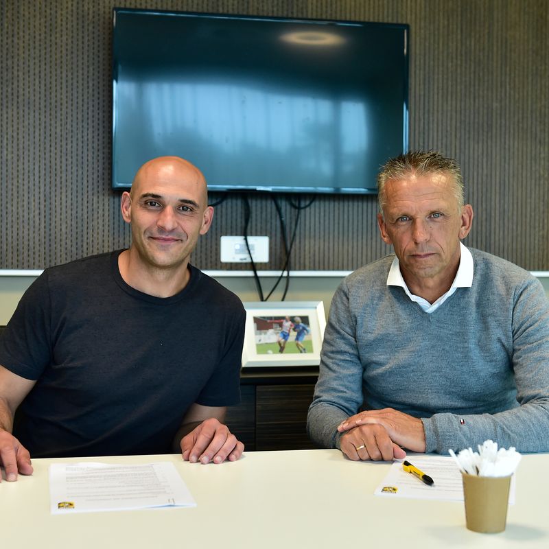 Edward Sturing aangesteld als assistent-trainer Vitesse - Omroep Gelderland