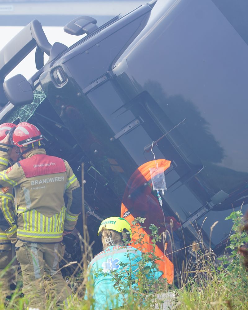 Twee inzittenden van auto komen om het leven bij ongeval op N348 bij ...