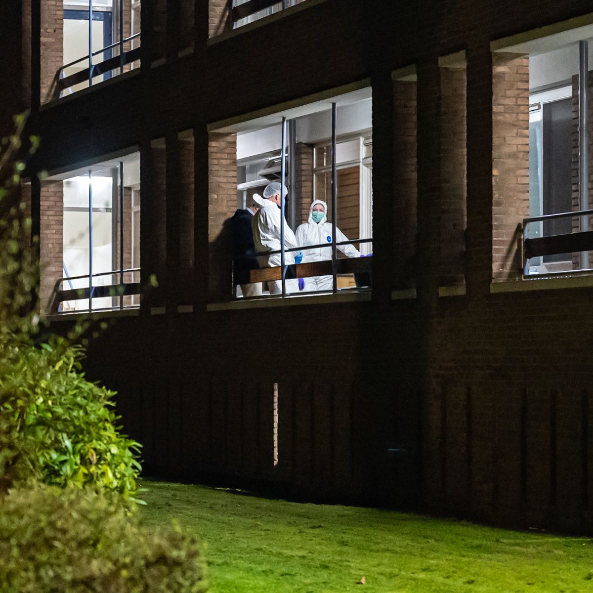 Jong kind overleden in woning, politie pakt tweede verdachte op - Rijnmond