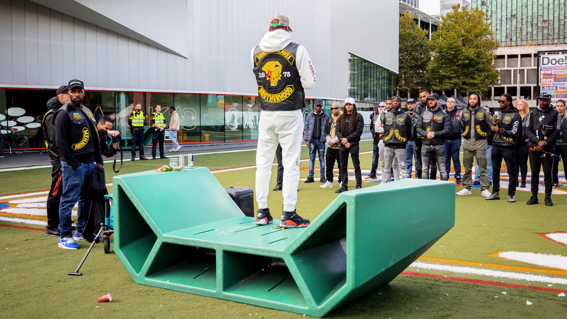 112-nieuws: Demonstratie tegen politiegeweld na hardhandige arrestatie ...
