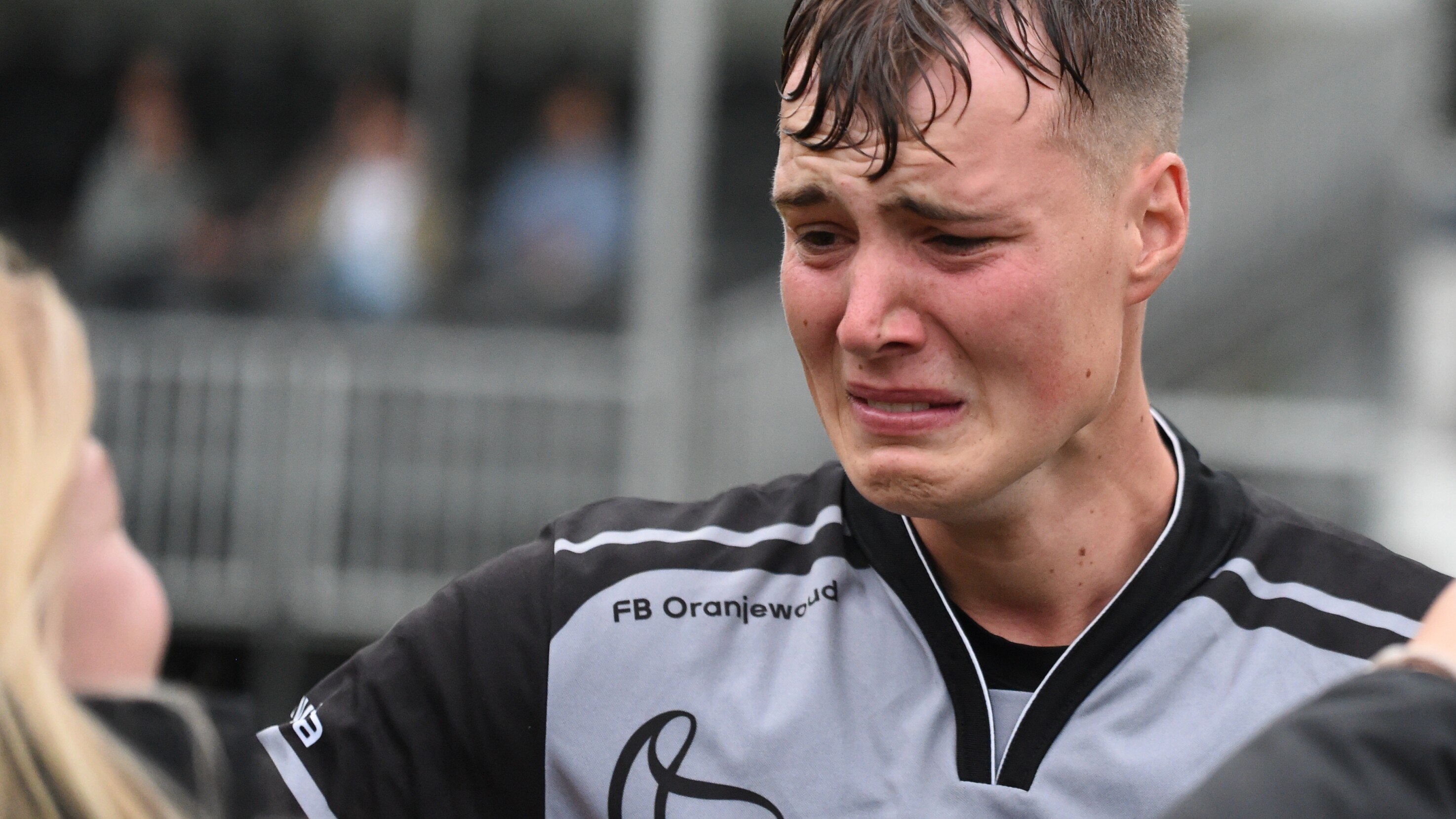 Tranen bij Mark Minnesma: hij was bijna dood en wint nu op het 'heilige ...