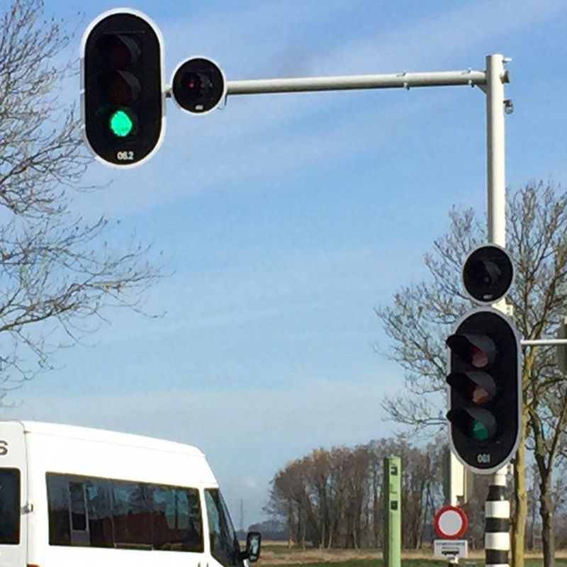 De meest zinloze stoplichten van Nederland - RTV Noord