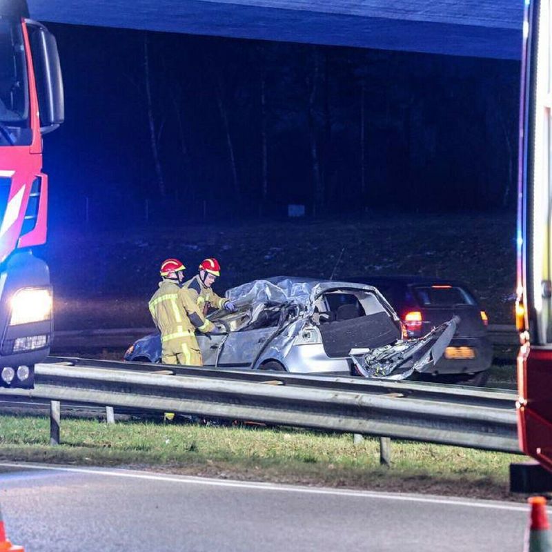 Ernstig ongeluk bij Emmen, automobilist (34) overleden - RTV Drenthe