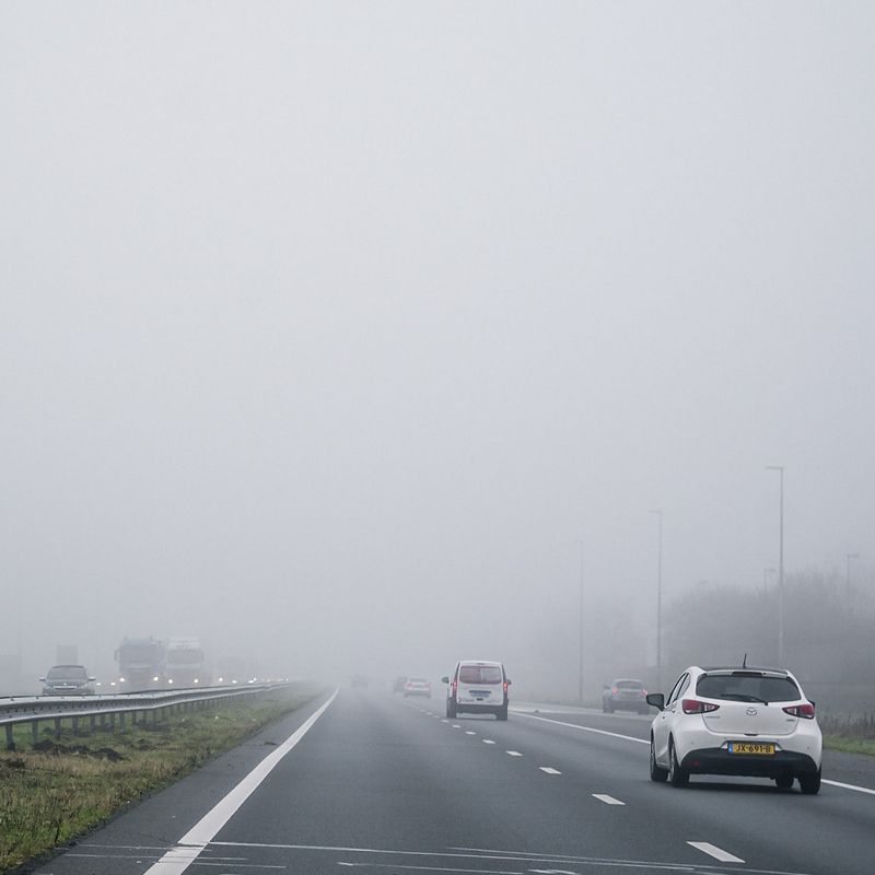 Waarschuwing voor dichte mist, code geel afgegeven - Omroep West