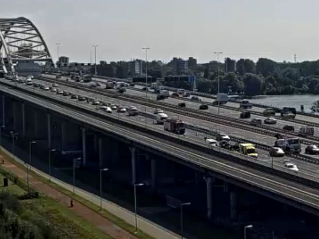 Ongeluk met spookrijder op Van Brienenoordbrug - Rijnmond