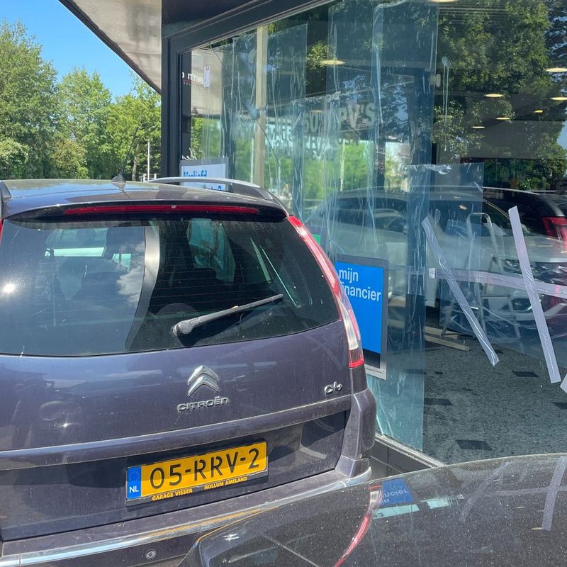 Feretti Cars in Hillegom beschoten: pand komende drie maanden dicht ...
