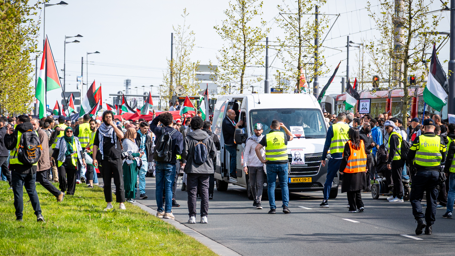 Lees terug: Demonstratie voor Gaza trok tienduizend betogers naar ...