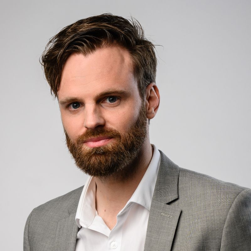 Na BOOS-aflevering over Feyenoord kon familie van Tim Hofman niet thuis wonen door bedreigingen ...