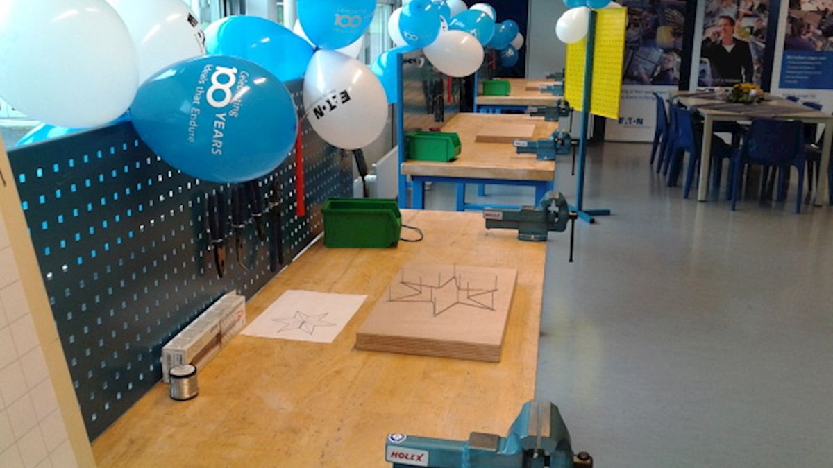Eaton Hengelo heeft eigen technieklokaal - Oost