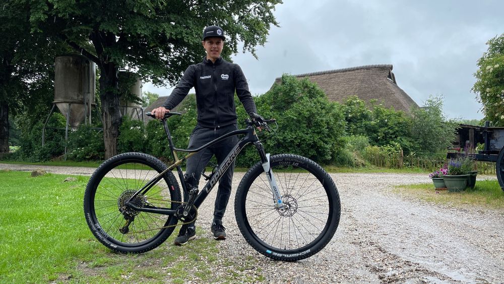 Tim Smeenge doet mee aan zevendaagse mountainbike-wedstrijd door Alpen ...