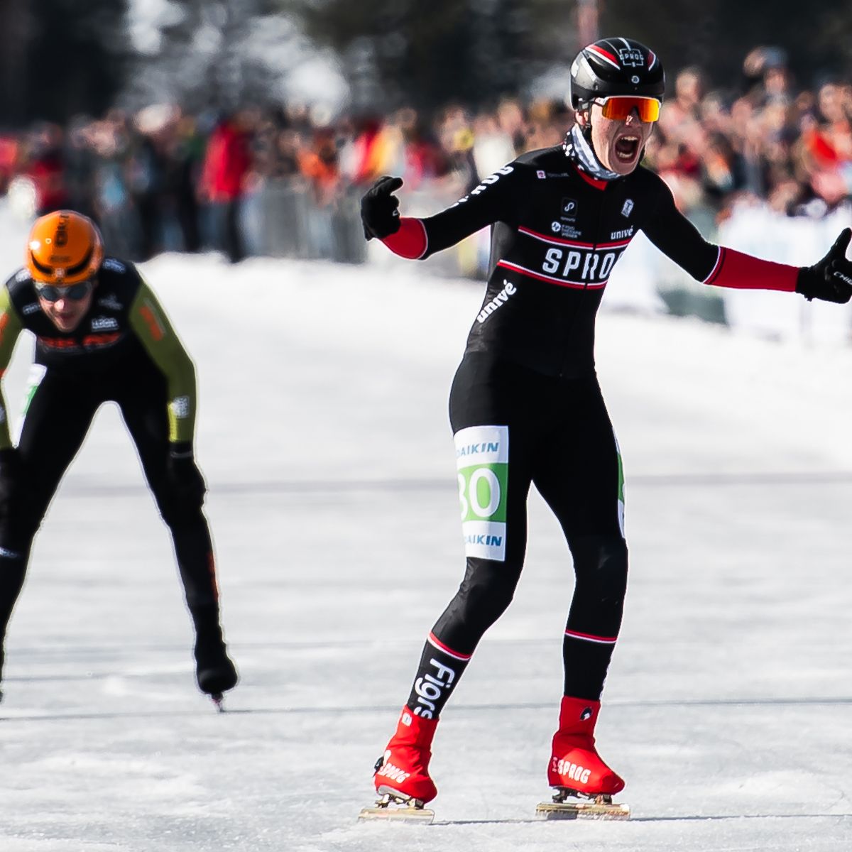 Christian Haasjes wint Alternatieve Elfstedentocht na broederstrijd - Oost