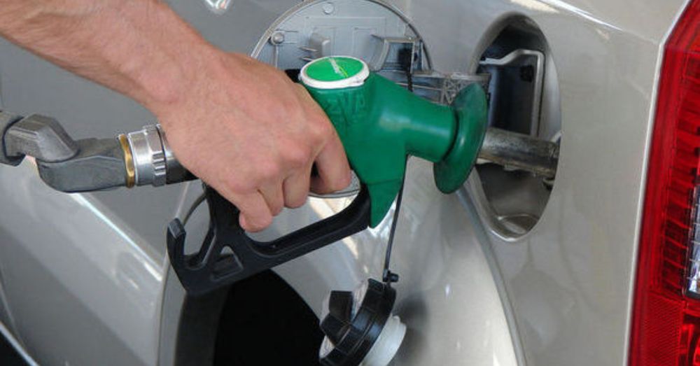 Goedkoop tanken? Dat doe je bij deze tankstations in onze regio - Rijnmond