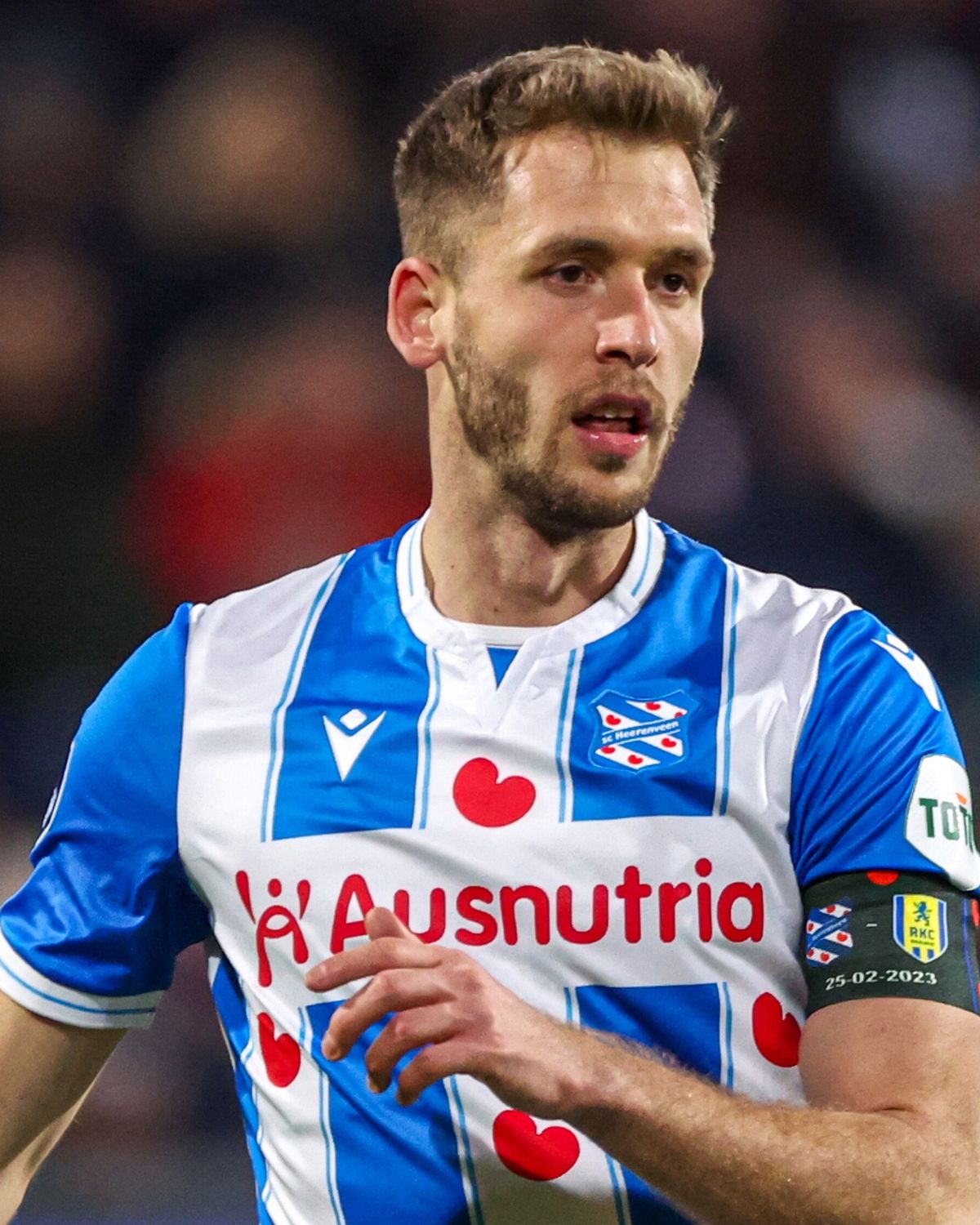 Pawel Bochniewicz viert rentree bij sc Heerenveen met een eigen goal in ...